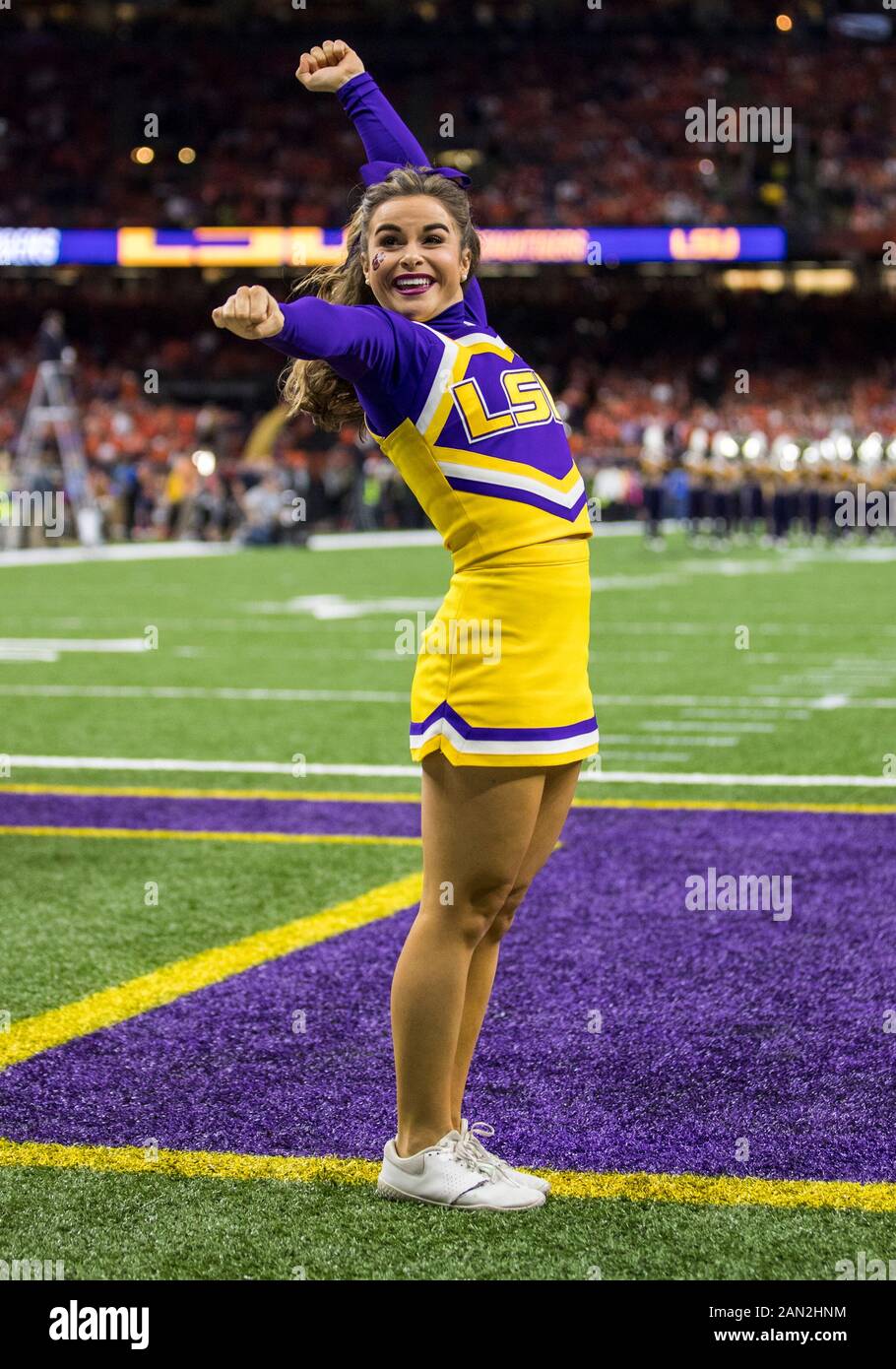 Clemson tigers cheerleader during ncaa hi-res stock photography and ...