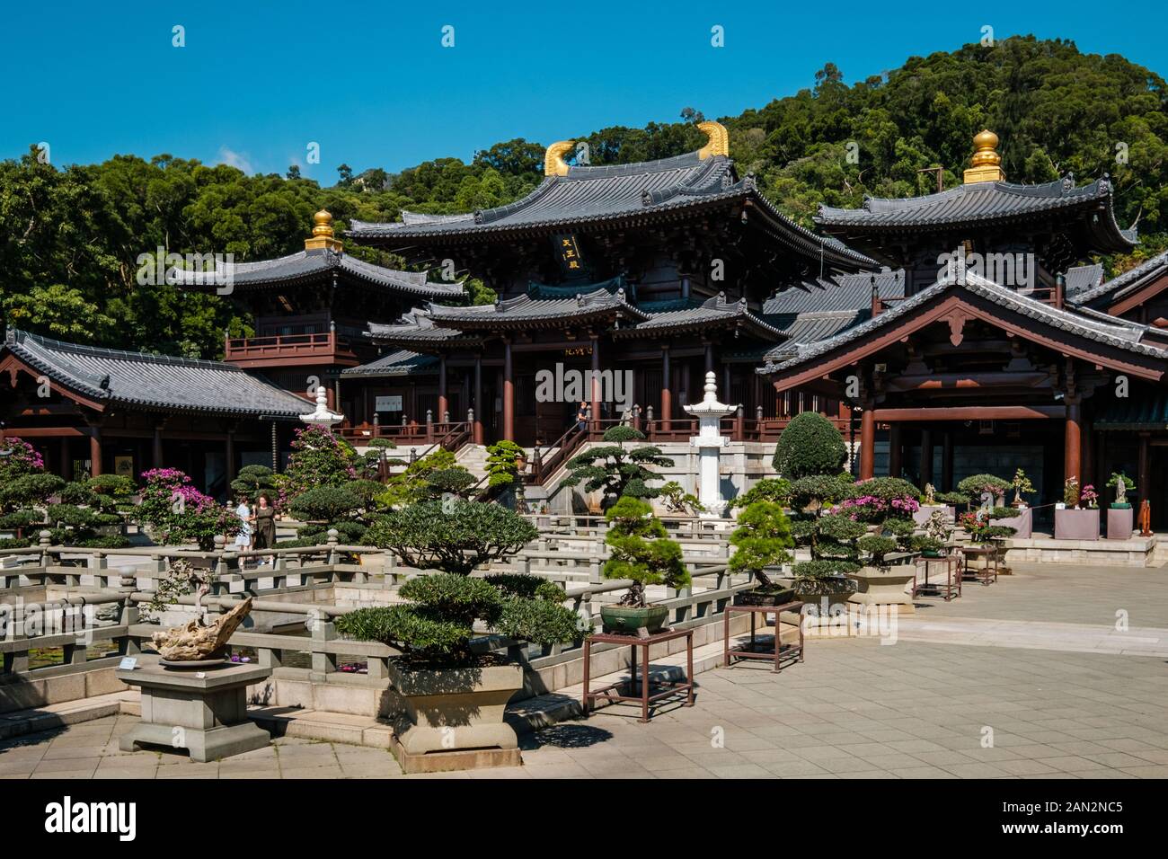 Chi lin nunnery courtyard hi-res stock photography and images - Alamy