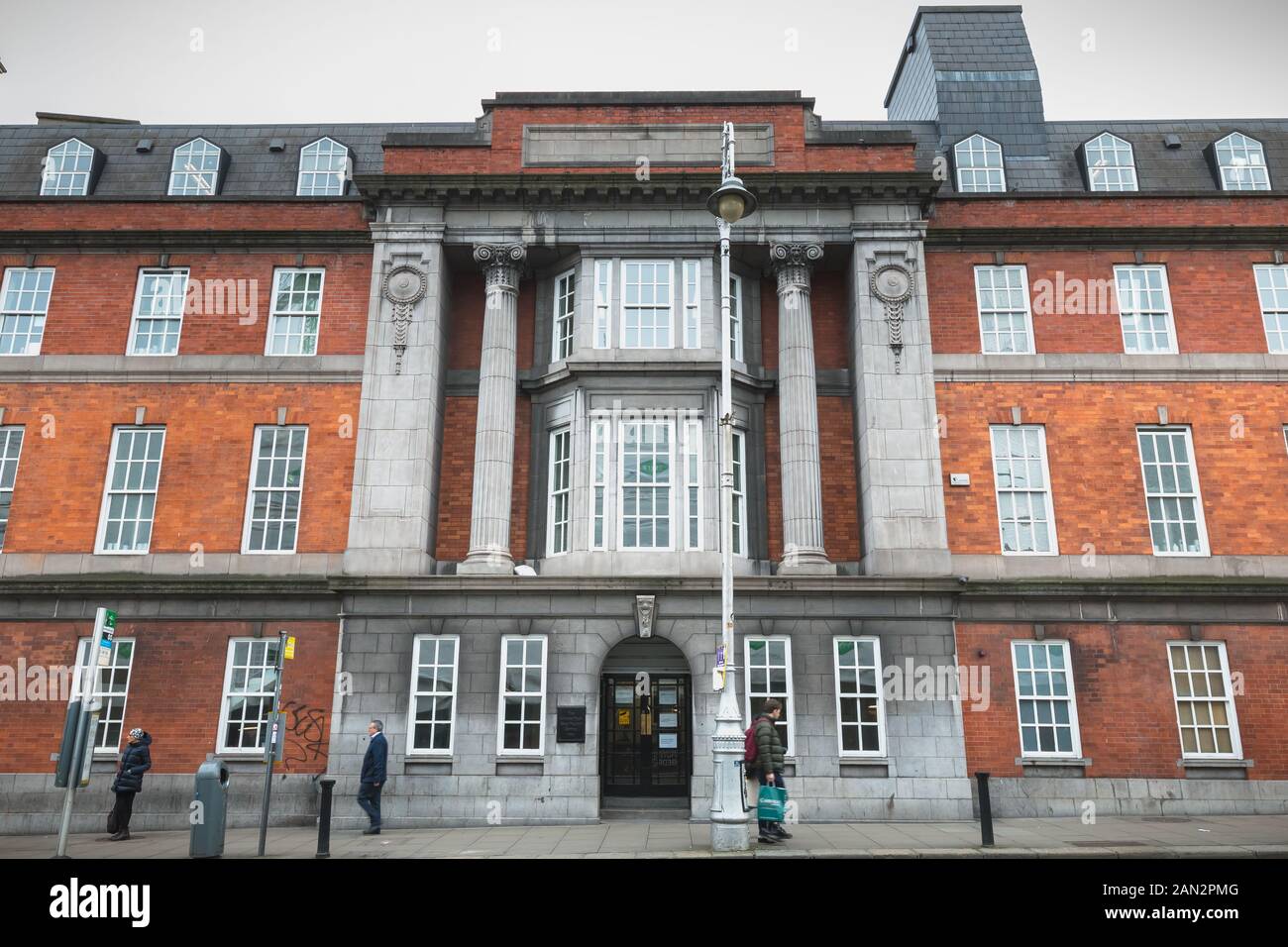 Hse ambulance hi-res stock photography and images - Alamy