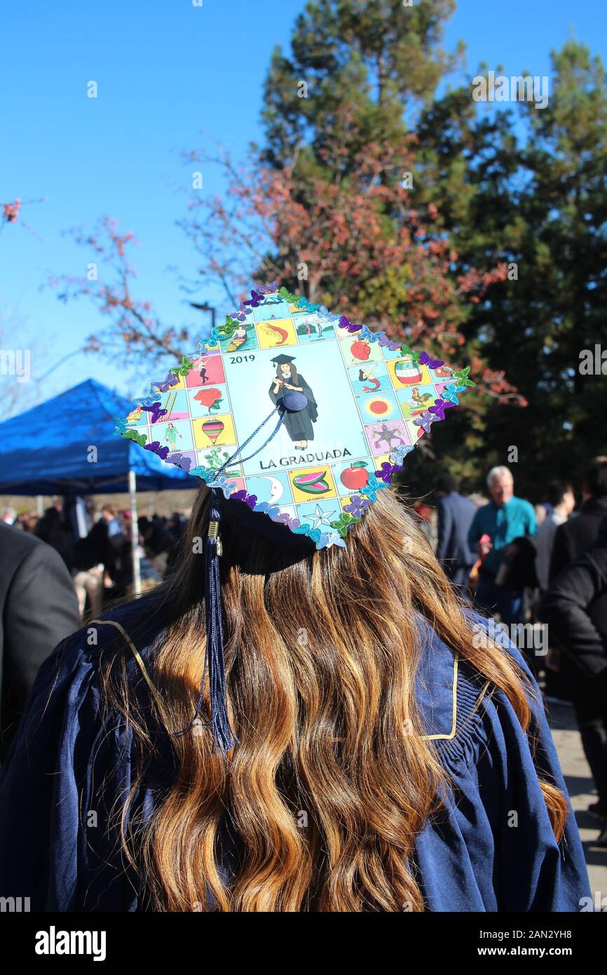 Female graduation cap and gown hi-res stock photography and images - Alamy