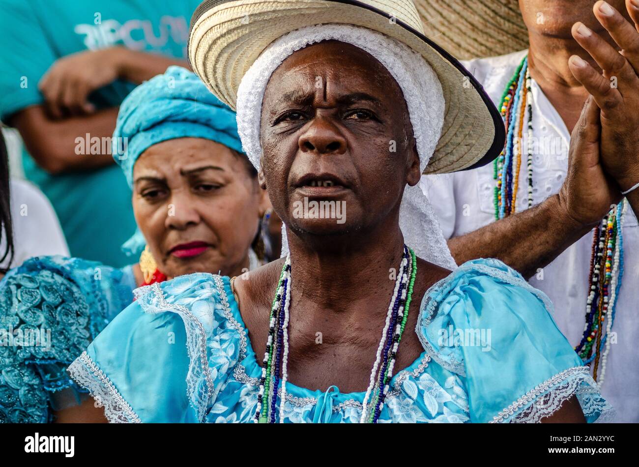 Photos of the traditional iemanja party at Rio Vermelho Beach, Salvador ...