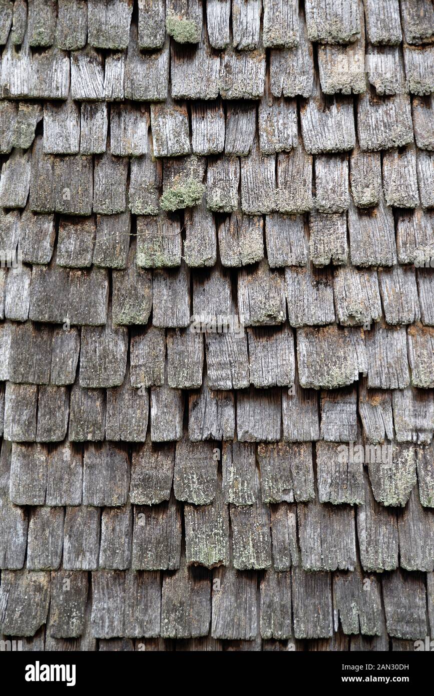 Texture of an old wooden roof Stock Photo - Alamy