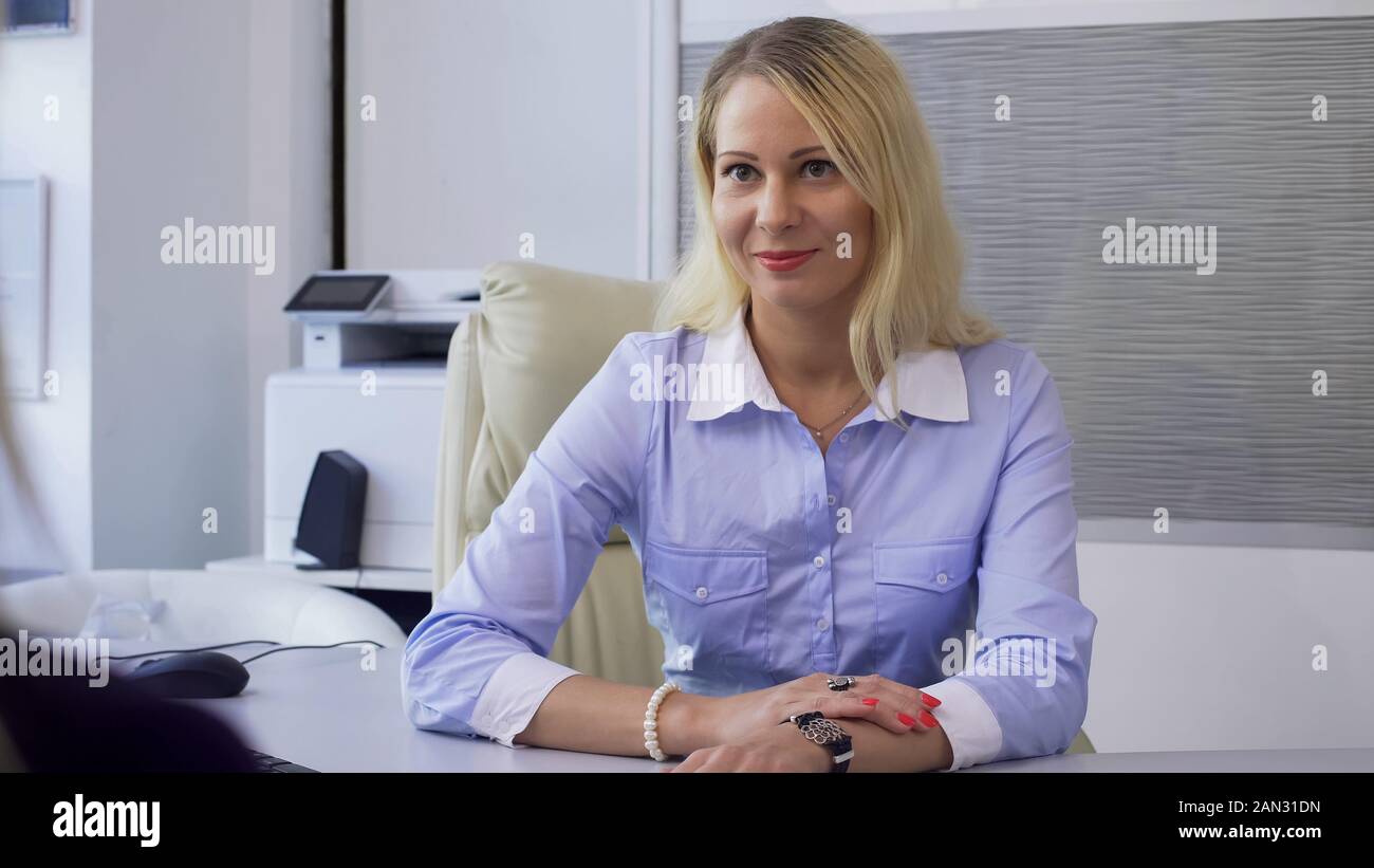 Bank manager meeting client hi-res stock photography and images - Alamy