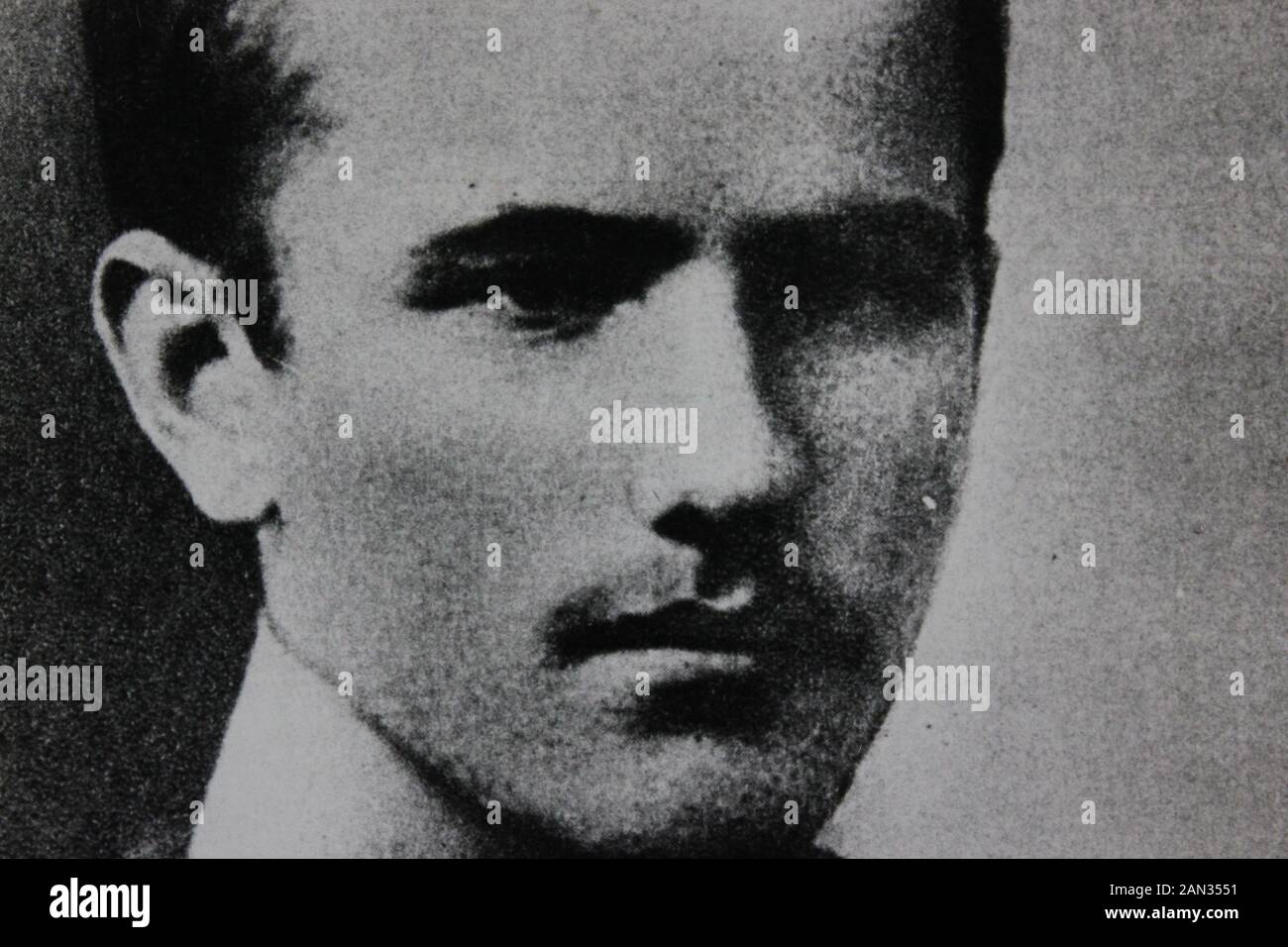 Good looking soldiers hi-res stock photography and images - Alamy