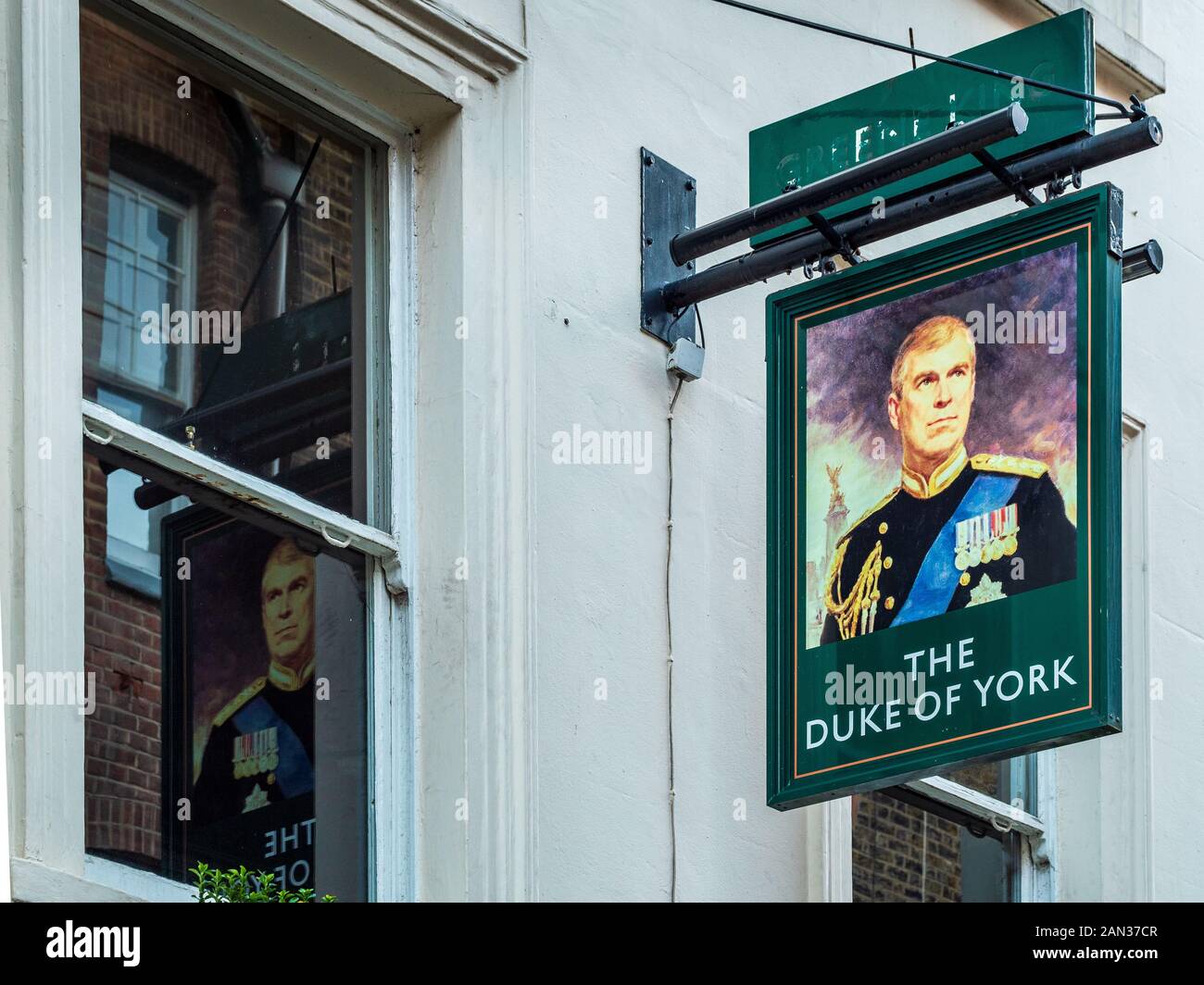Duke of york pub sign hi-res stock photography and images - Alamy
