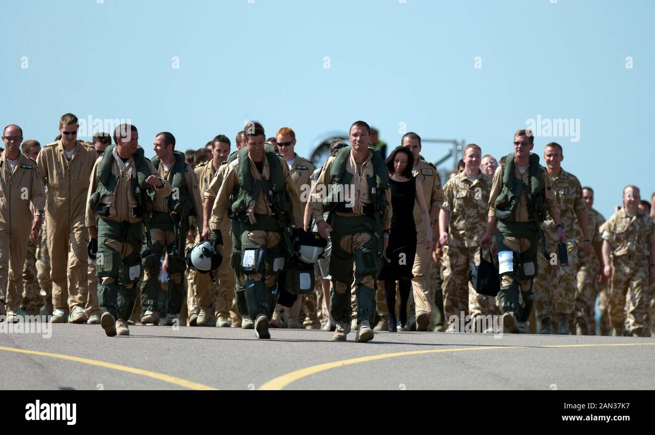 The U.K's joint force Harrier squadron return to RAF Cottesmore in ...