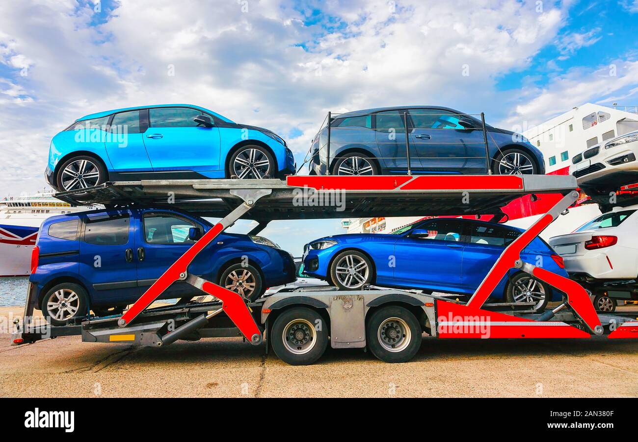 Car transporter in port hi-res stock photography and images - Alamy