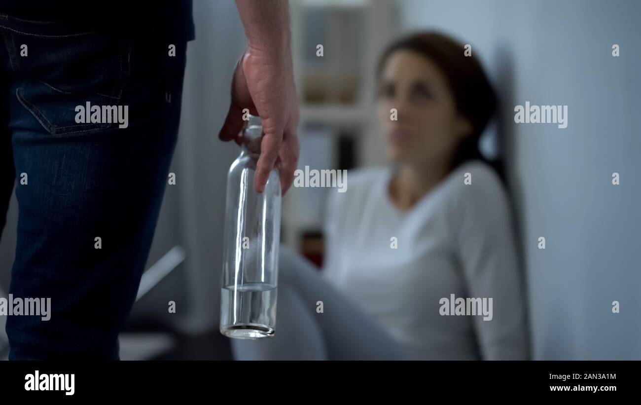 Scared husband hi-res stock photography and images - Alamy