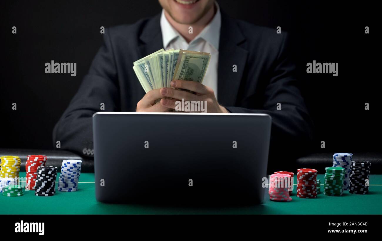 Counting poker chips hi-res stock photography and images - Alamy