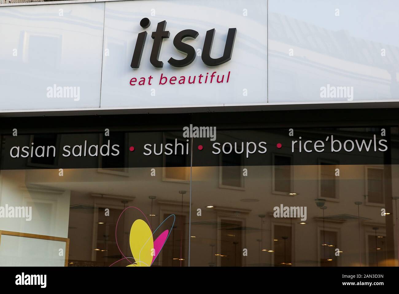 Itsu logo hi-res stock photography and images - Alamy