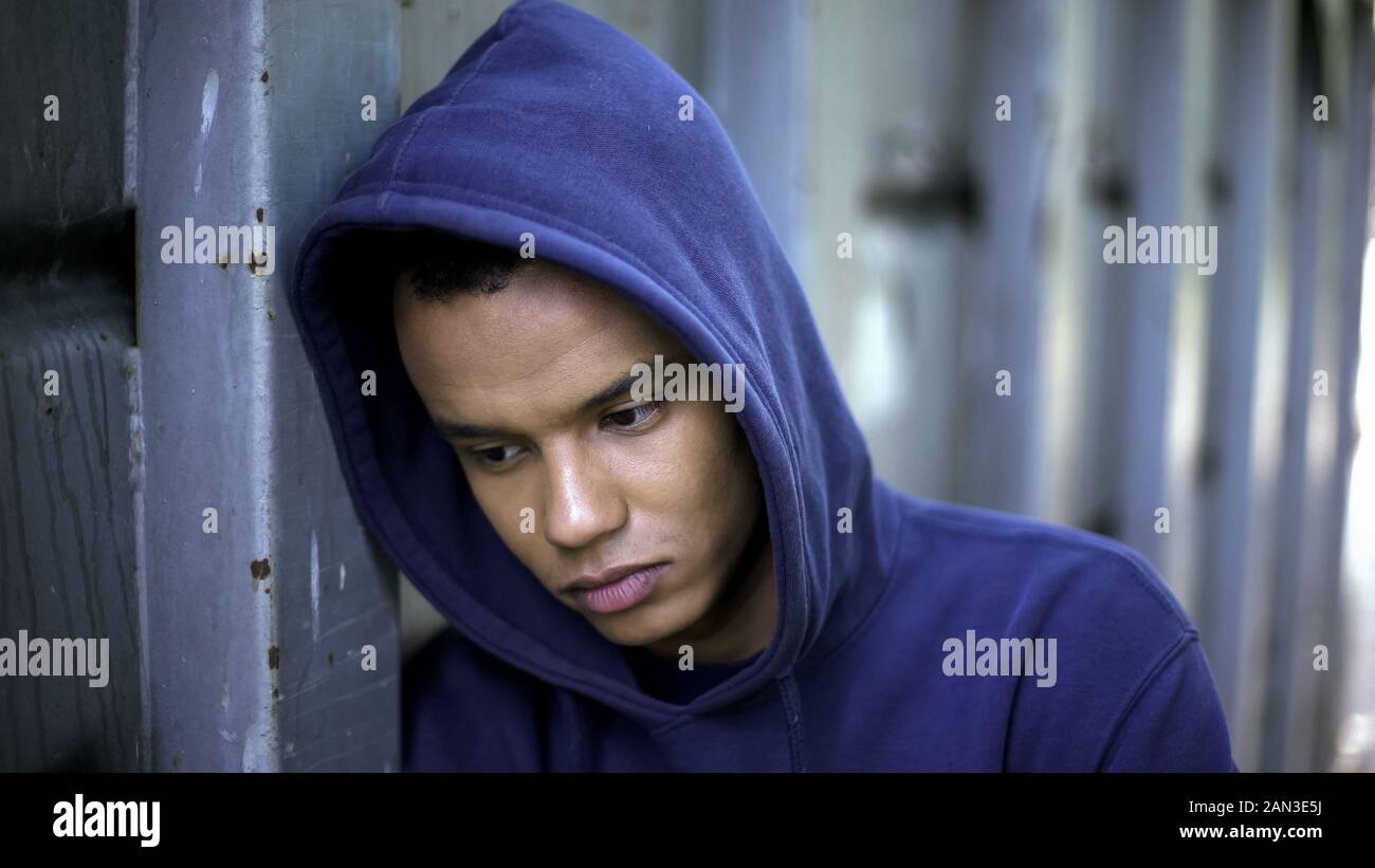 Guy suffering hi-res stock photography and images - Alamy