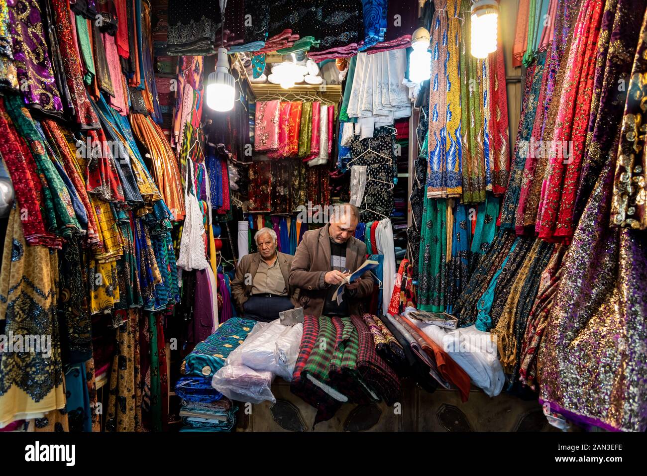 Carpet seller at the grand bazaar hi-res stock photography and images ...
