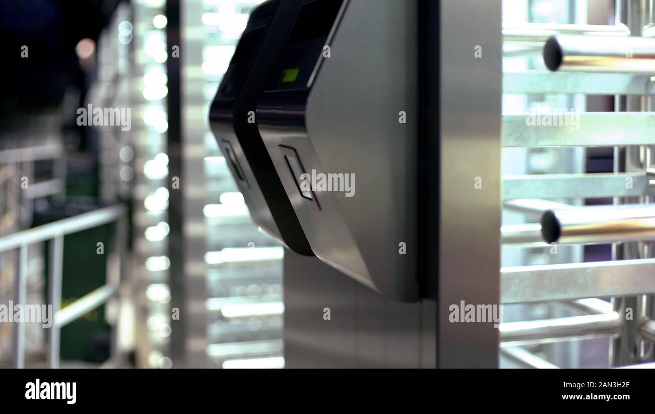Modern bank vault hi-res stock photography and images - Alamy