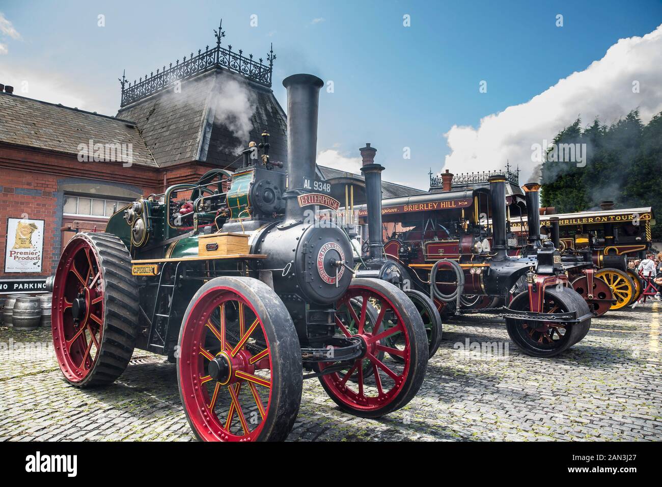 Vintage UK steam traction engines preserved, on show and working at a ...