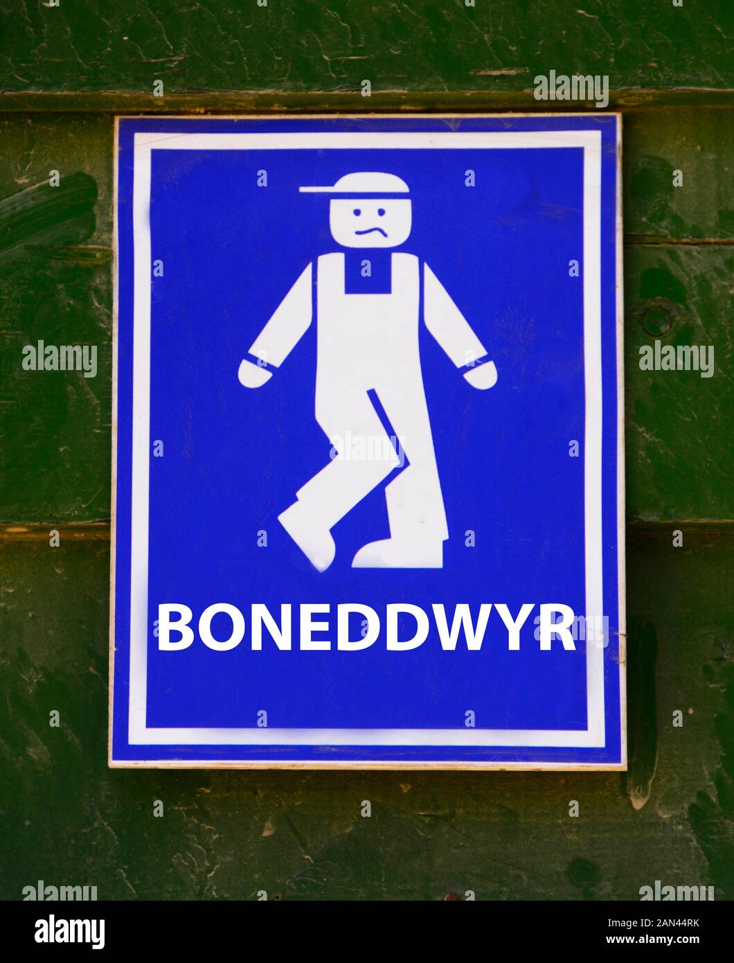 Funny GENTS TOILET sign in Welsh Stock Photo - Alamy