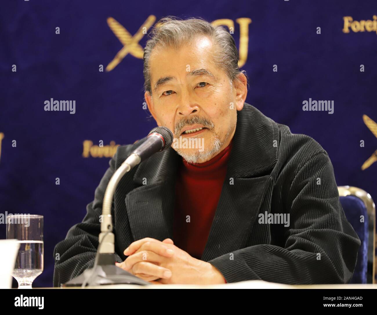 Tokyo, Japan. 15th Jan, 2020. Japanese actor Tatsuya Fuji speaks before ...