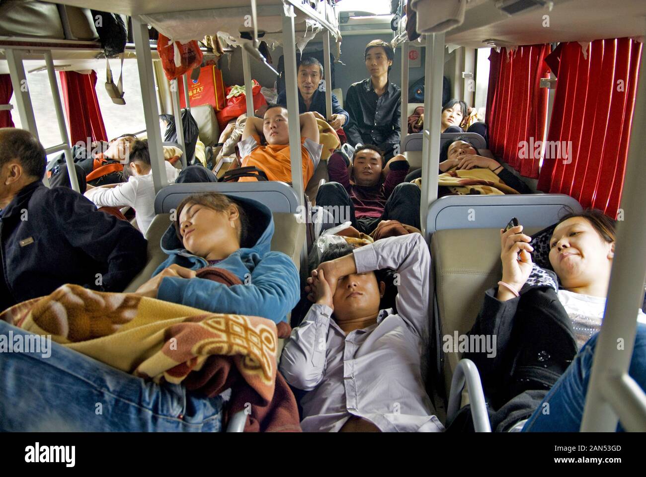 Long distance coaches hi-res stock photography and images - Alamy