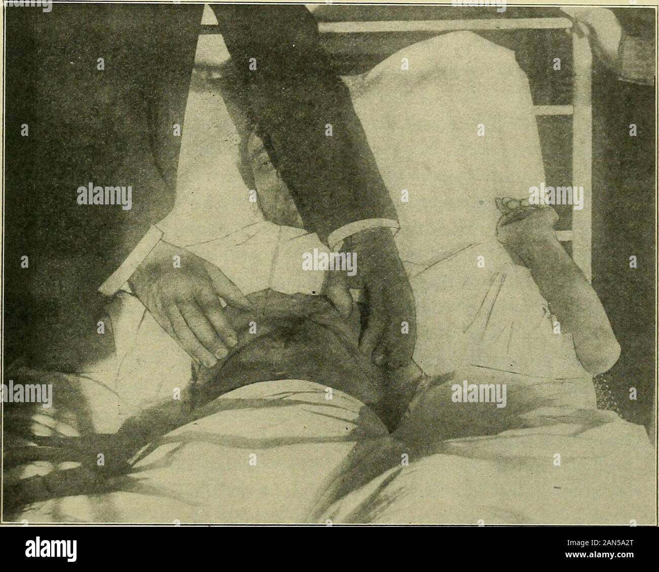 Incision vertical abdominal hi-res stock photography and images - Alamy