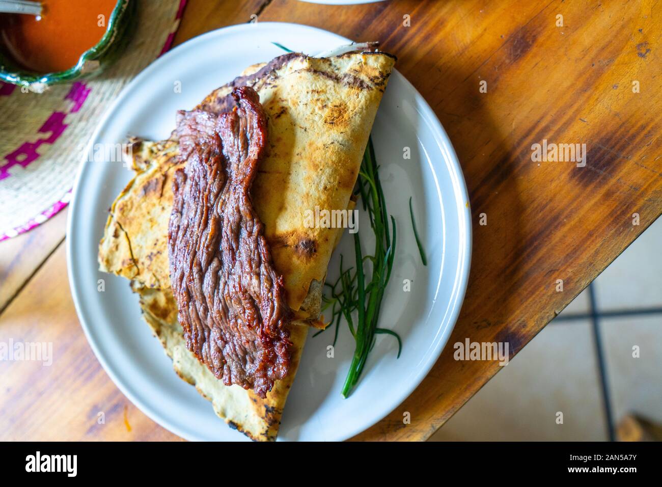 Tlayuda oaxaca hi-res stock photography and images - Alamy