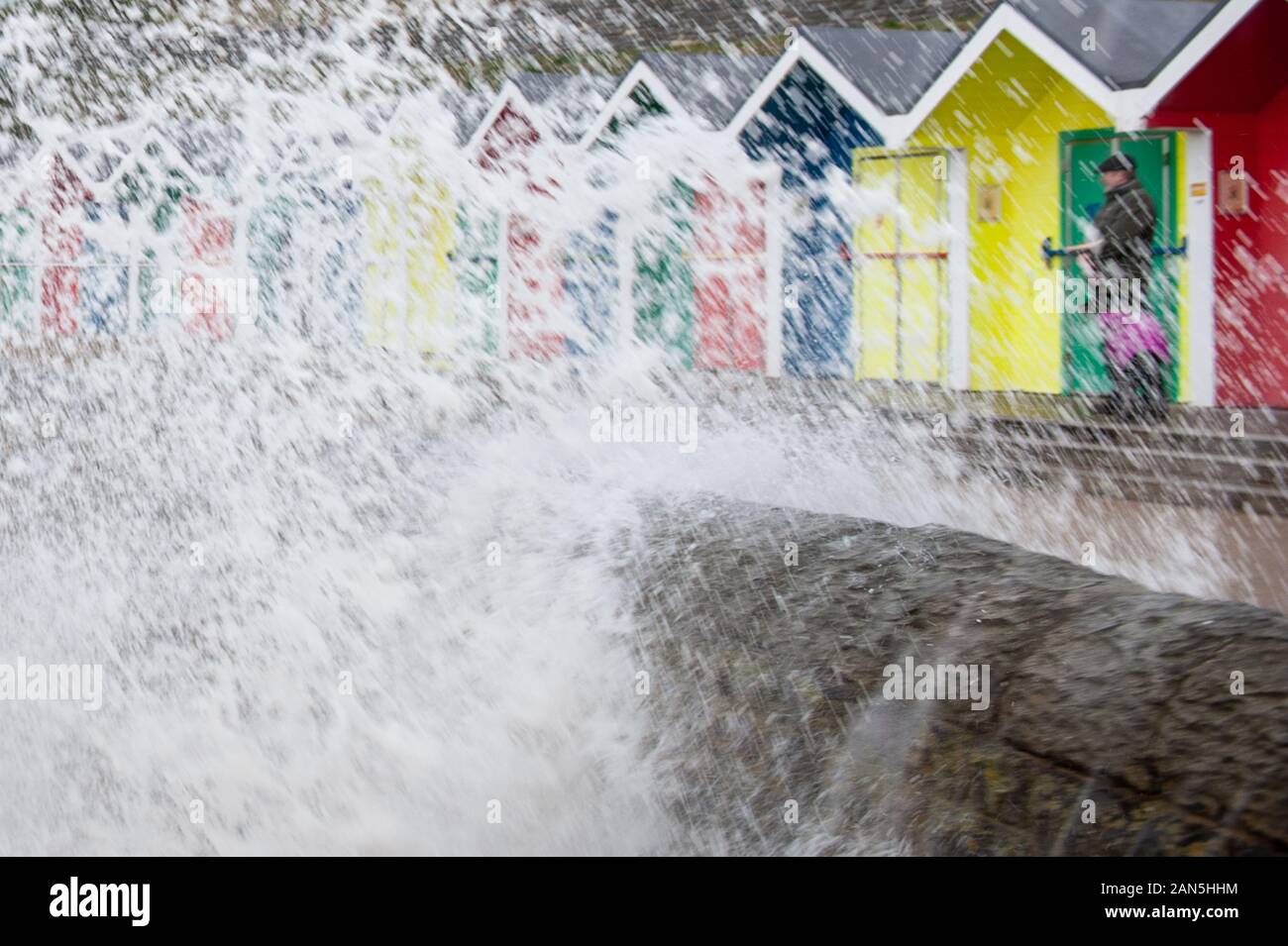 Beach huts barry island hi-res stock photography and images - Alamy