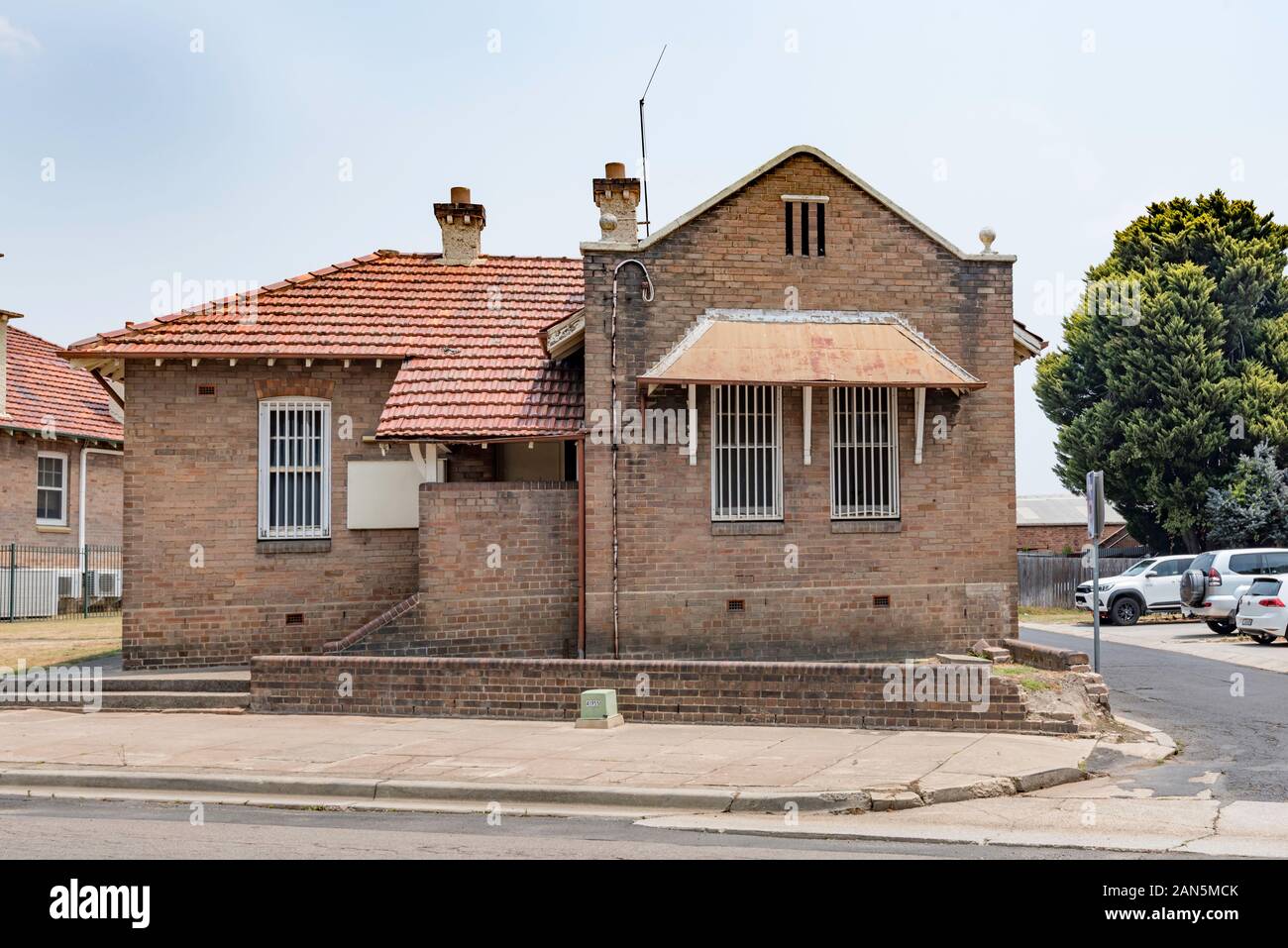 The former Lithgow Police Station is a simple functional Federation ...