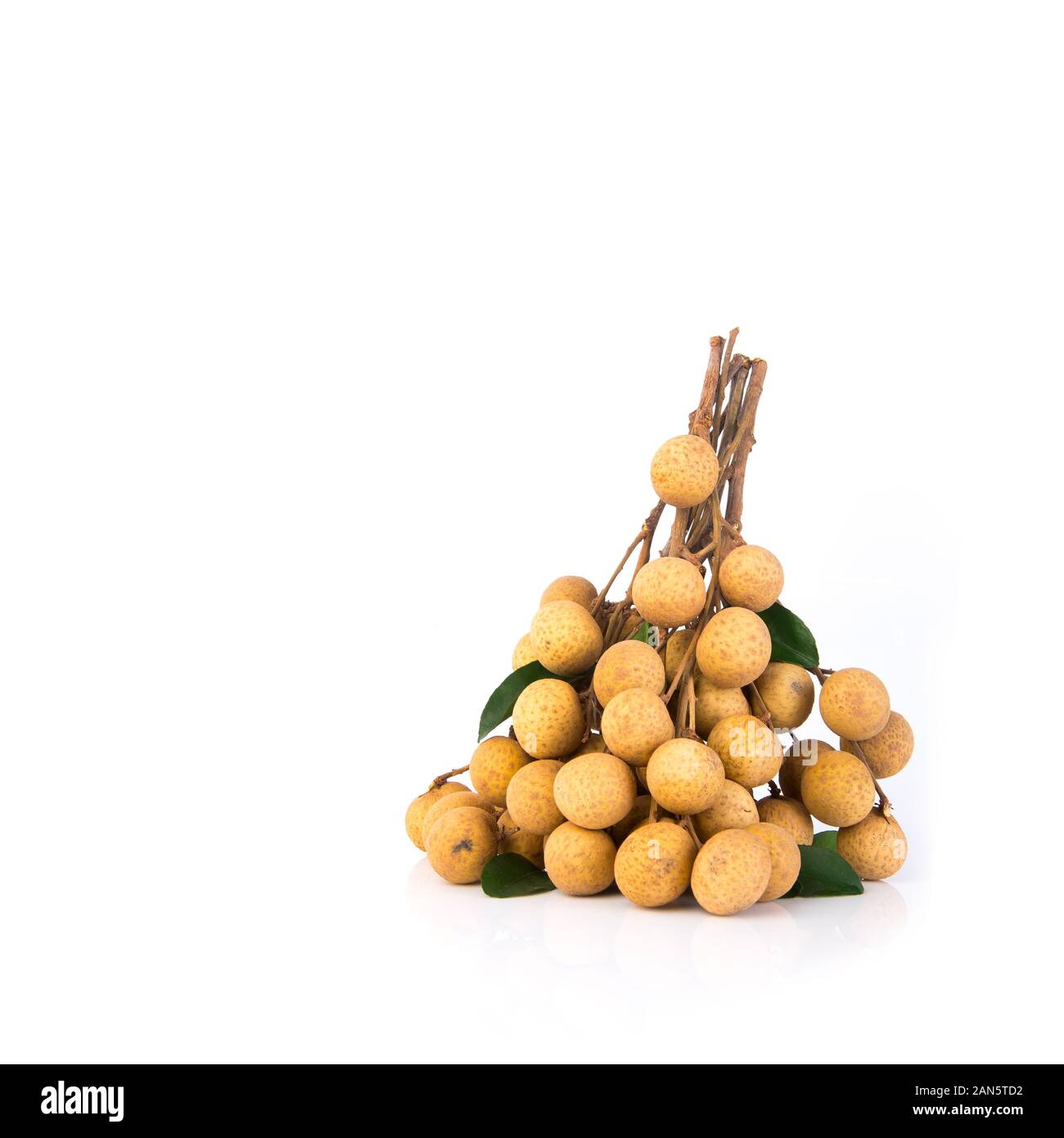 longan fruit or fresh longan on the background new Stock Photo - Alamy