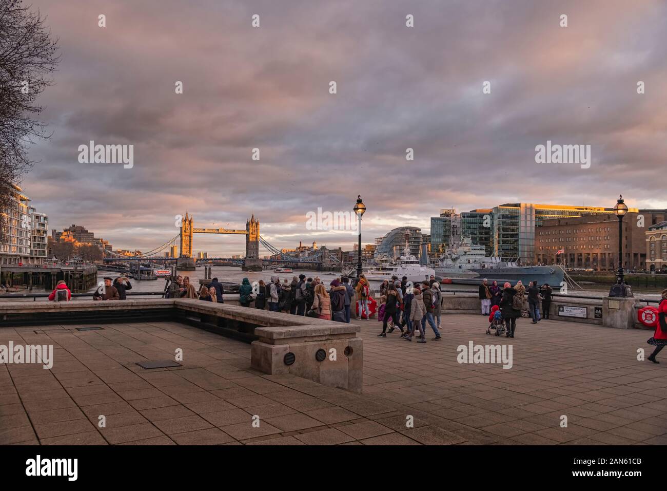 Tourists in London, UK Stock Photo - Alamy