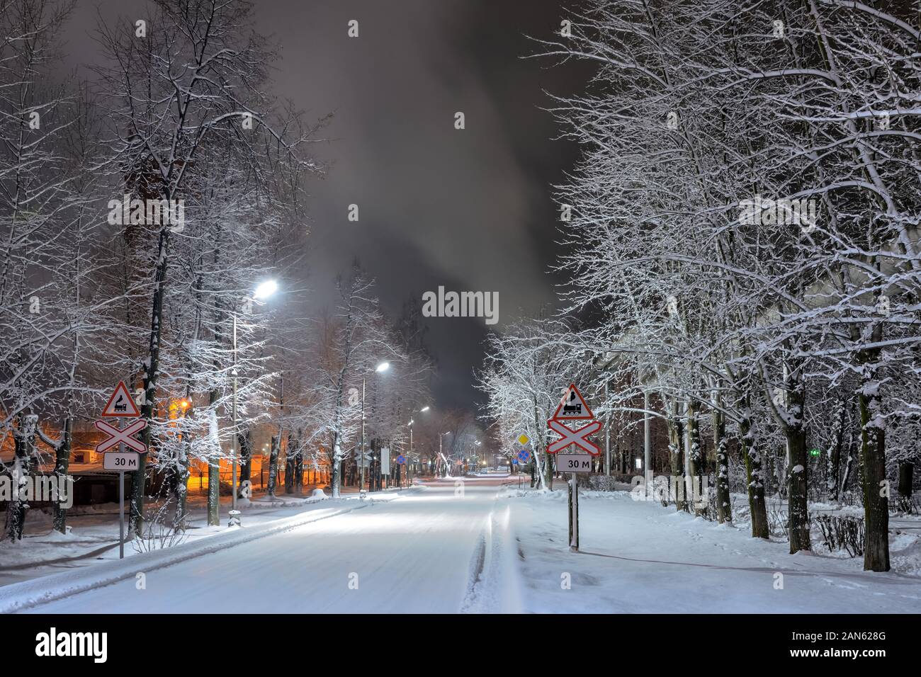 Alley among trees night hi-res stock photography and images - Alamy