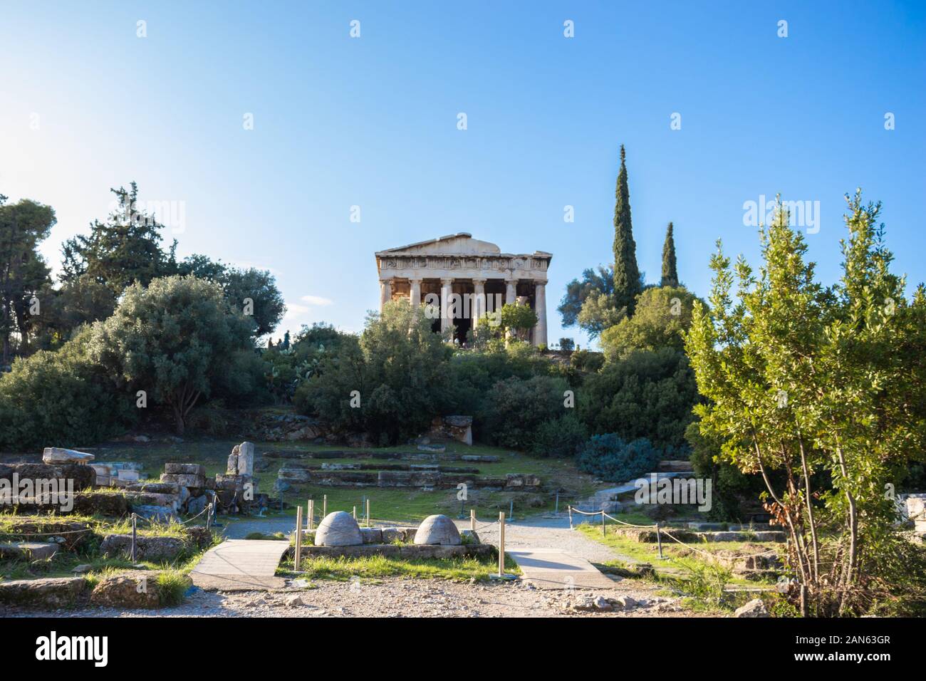 Peripteral temple hi-res stock photography and images - Alamy