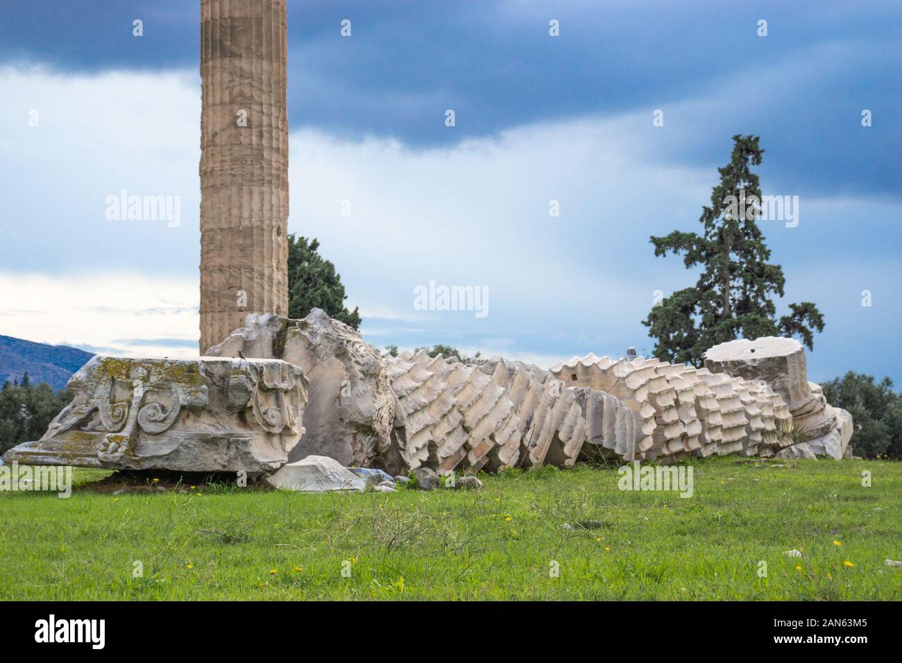 The Temple of Olympian Zeus also known as the Olympieion or Columns of ...