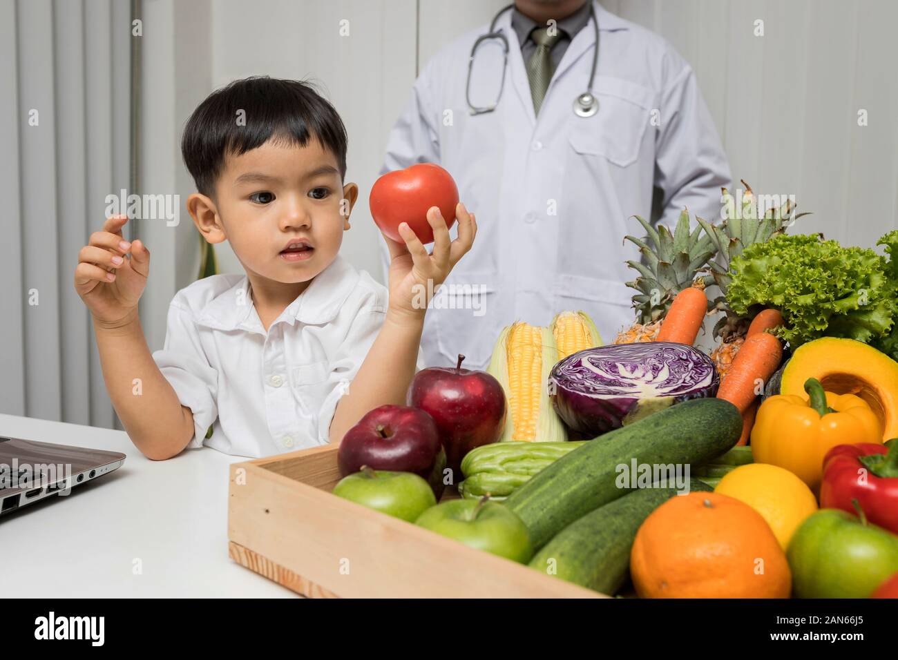 Nutritionist patient child hi-res stock photography and images - Alamy