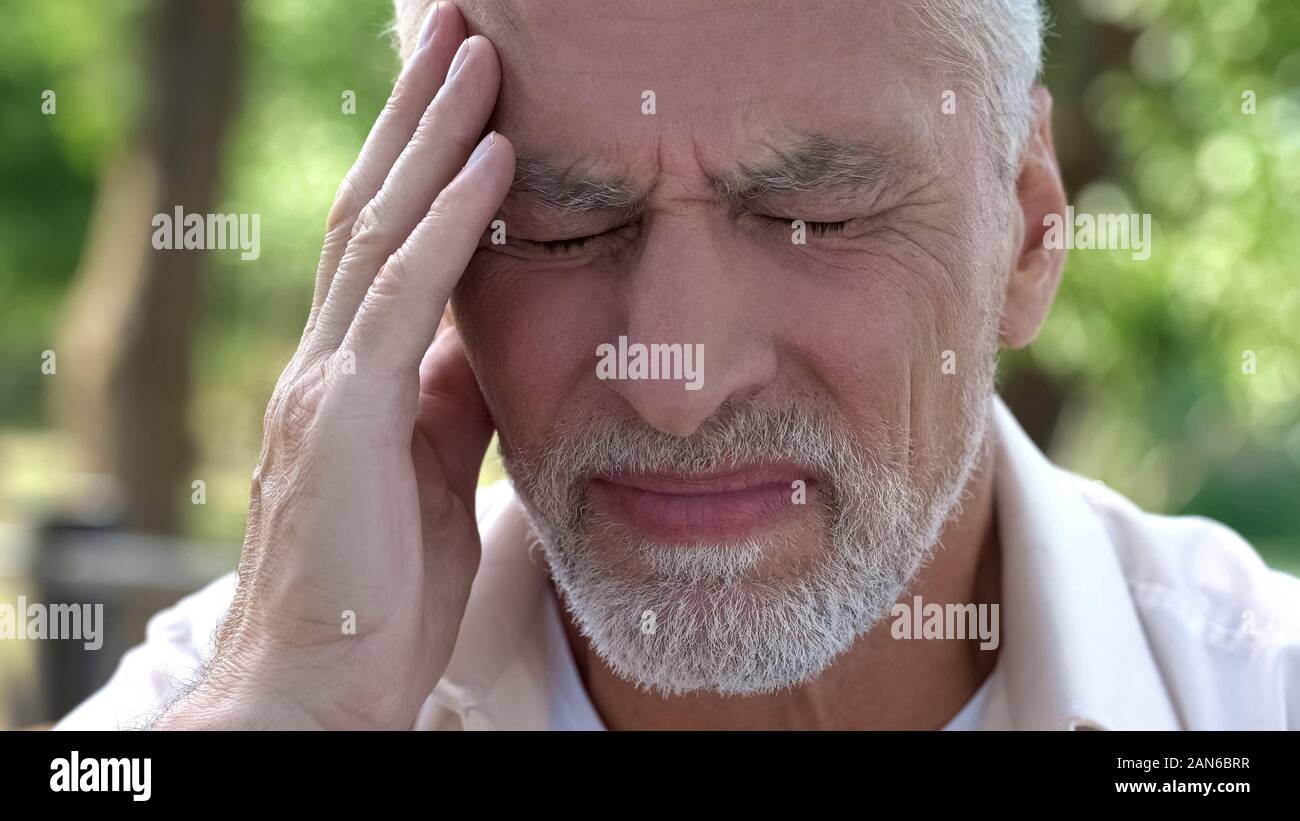 Mature man feeling sudden hi-res stock photography and images - Alamy