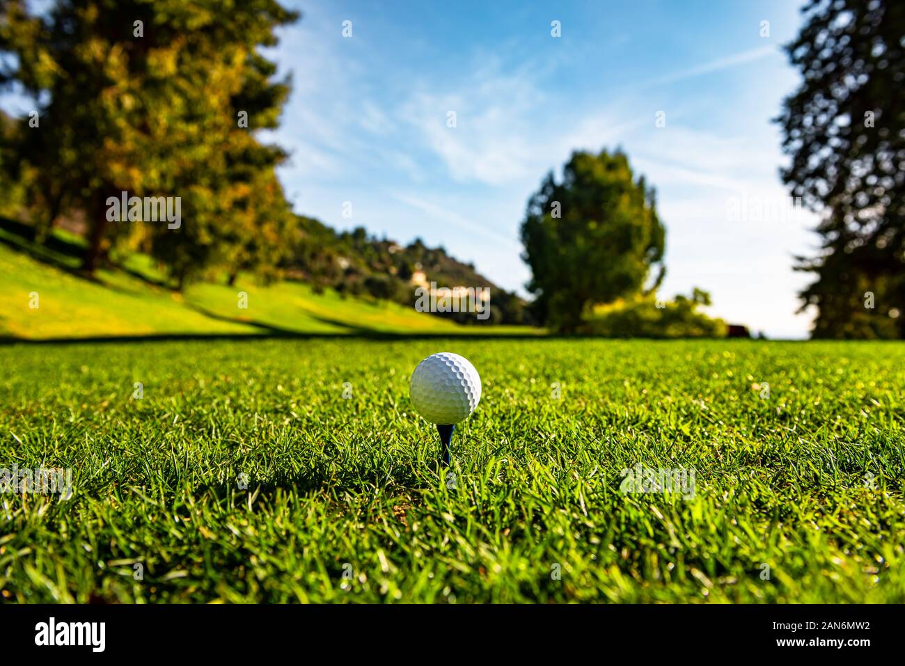 Starting tee hi-res stock photography and images - Alamy