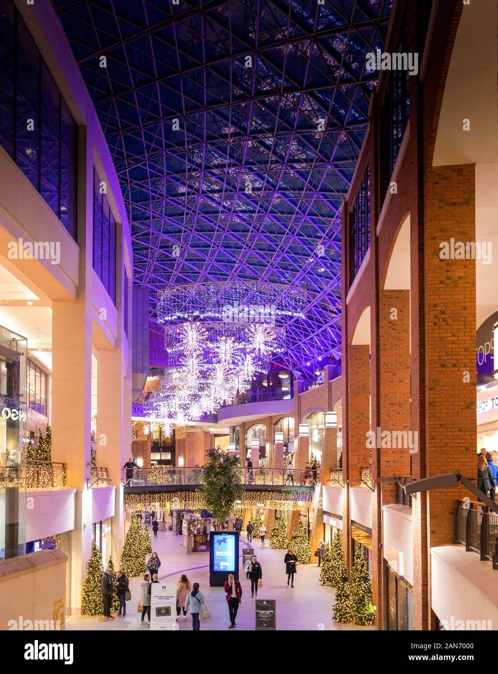 Victoria square shopping centre at christmas hi-res stock photography ...