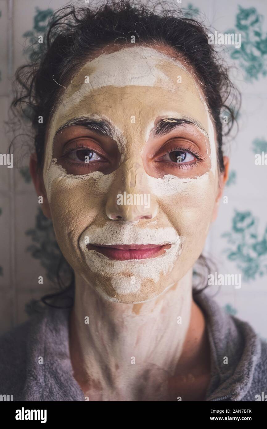 Moisturizing mask hi-res stock photography and images - Alamy