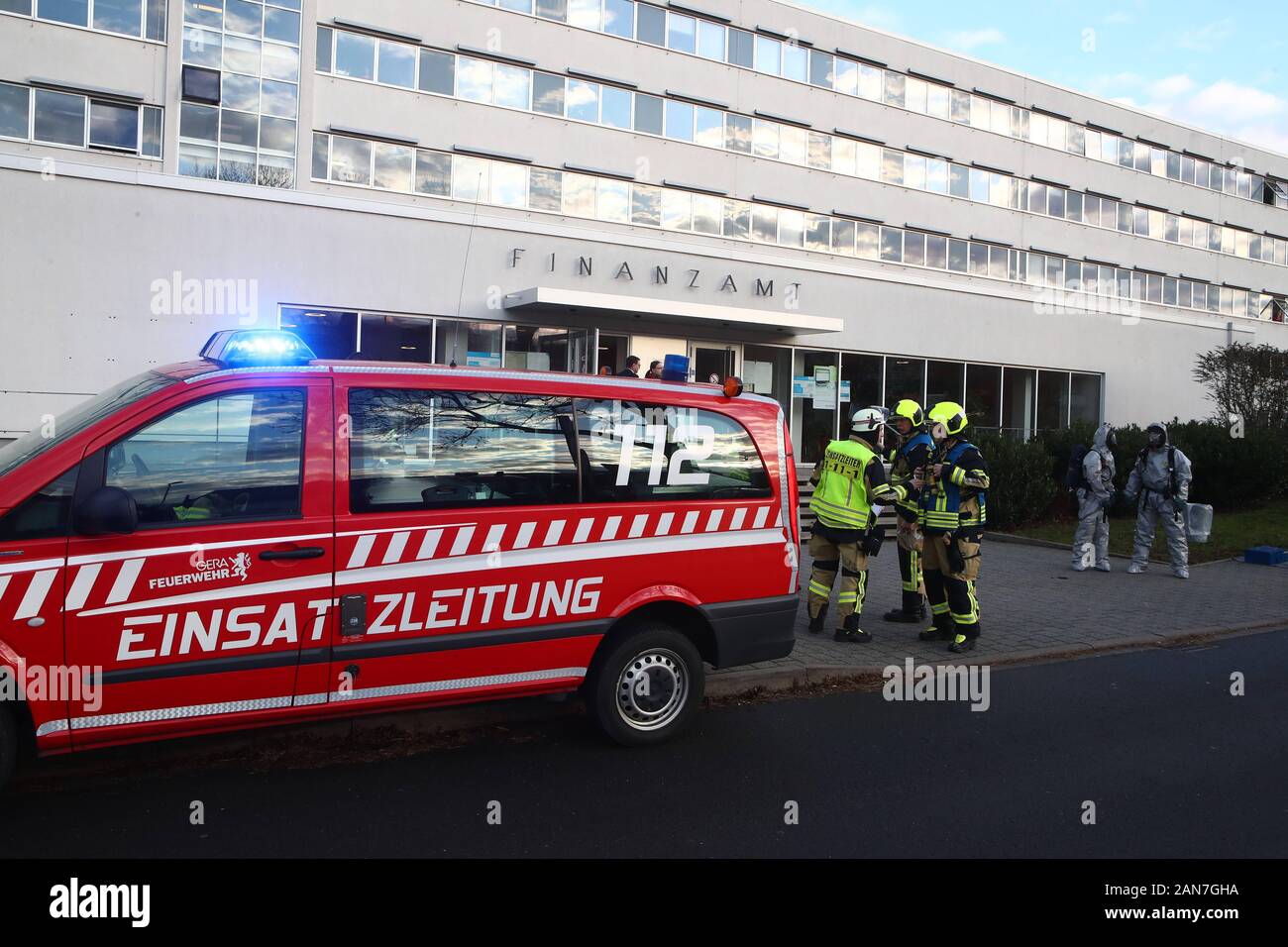 Gera, Germany. 16th Jan, 2020. Emergency fire brigade units stand in ...