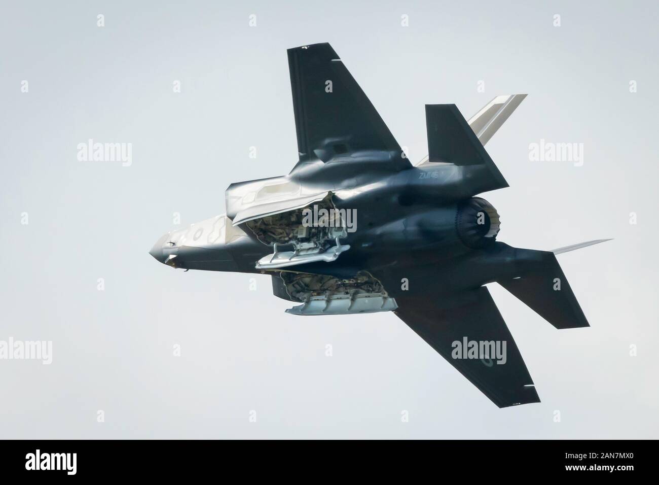 Lockheed martin f35 lightning ii stealth fighter display hi-res stock ...