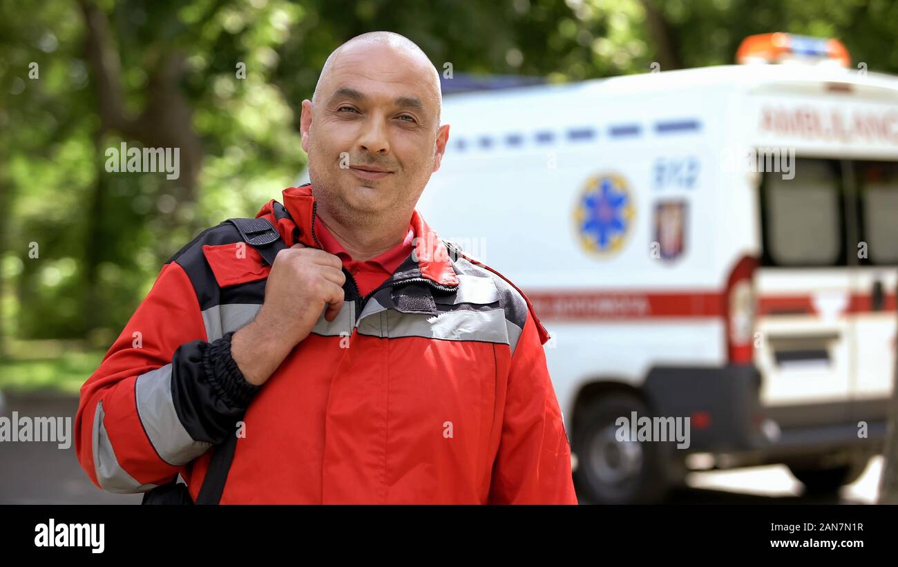 Paramedic rescue aged people hi-res stock photography and images - Alamy