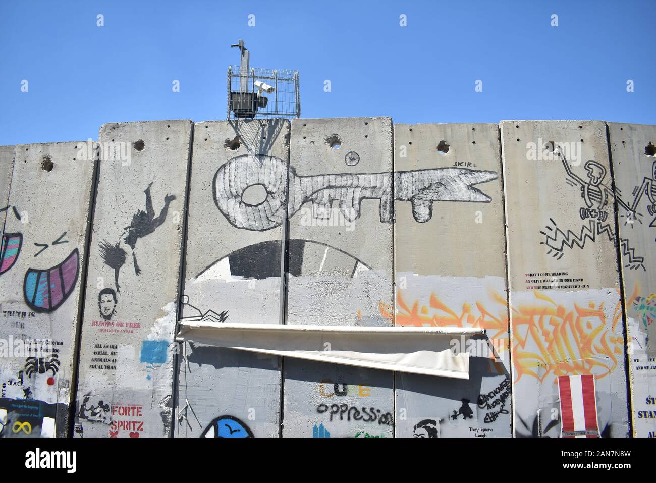 Key Graffiti on the Separation Wall in Bethlehem West Bank Stock Photo ...