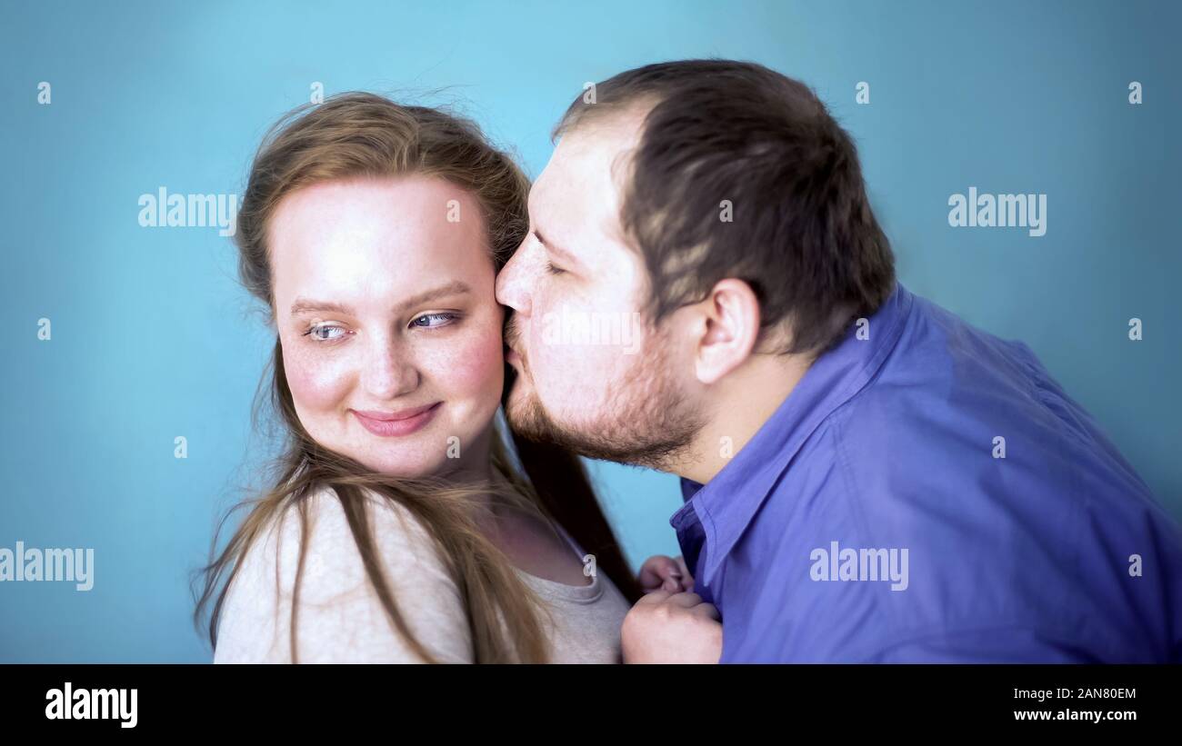 Male female date shy hi-res stock photography and images - Alamy