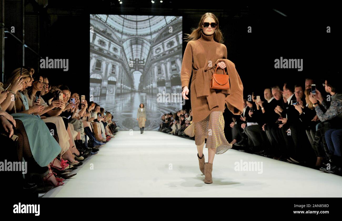 Models bei der Riani fashion show Berlin Fashion Week Autumn/Winter ...