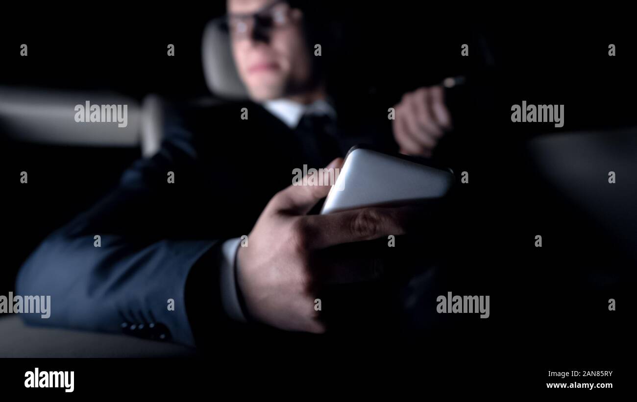 Man upset after getting text message from woman, date failure, car ...