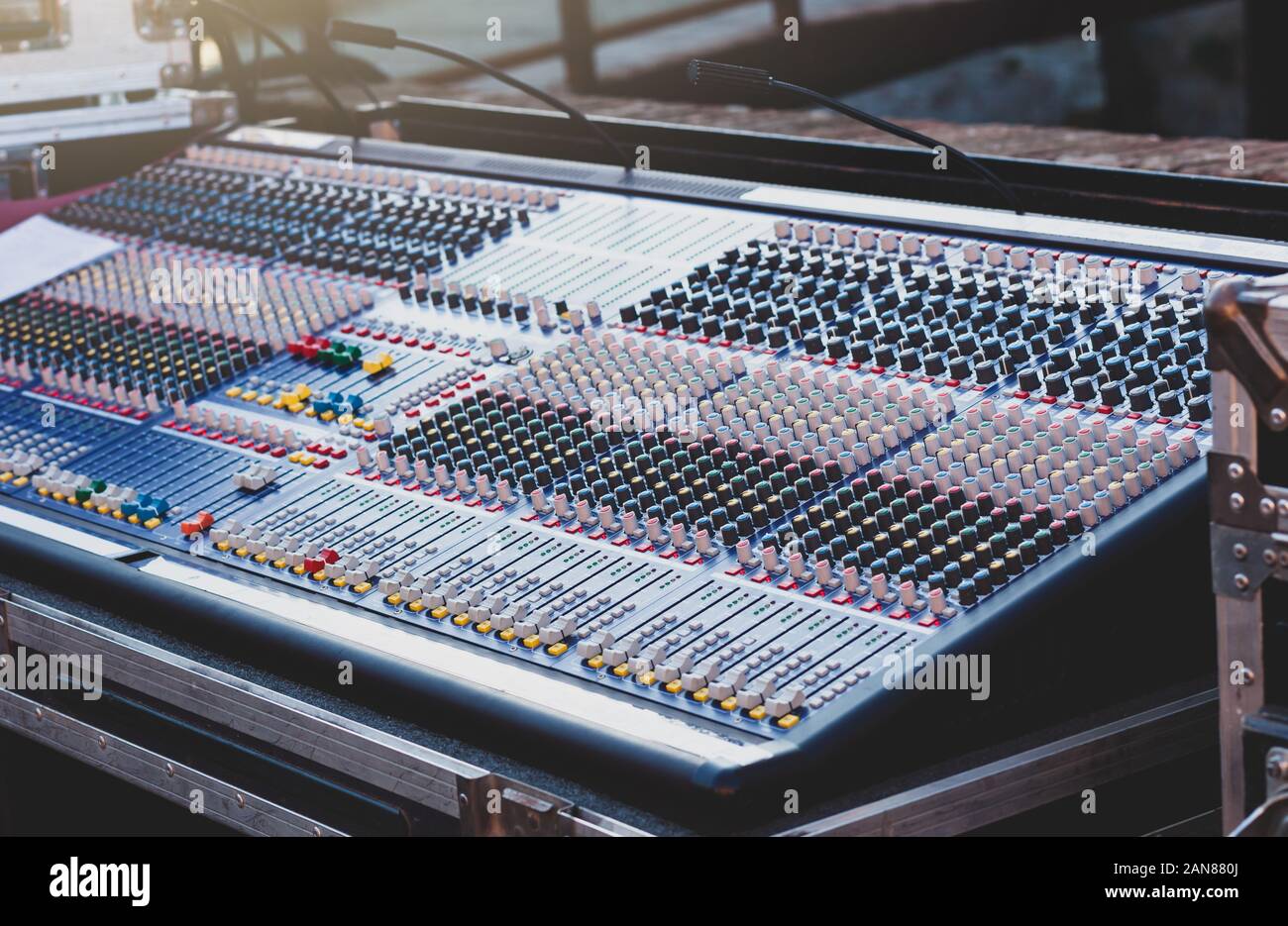 Sound engineer concert hi-res stock photography and images - Alamy
