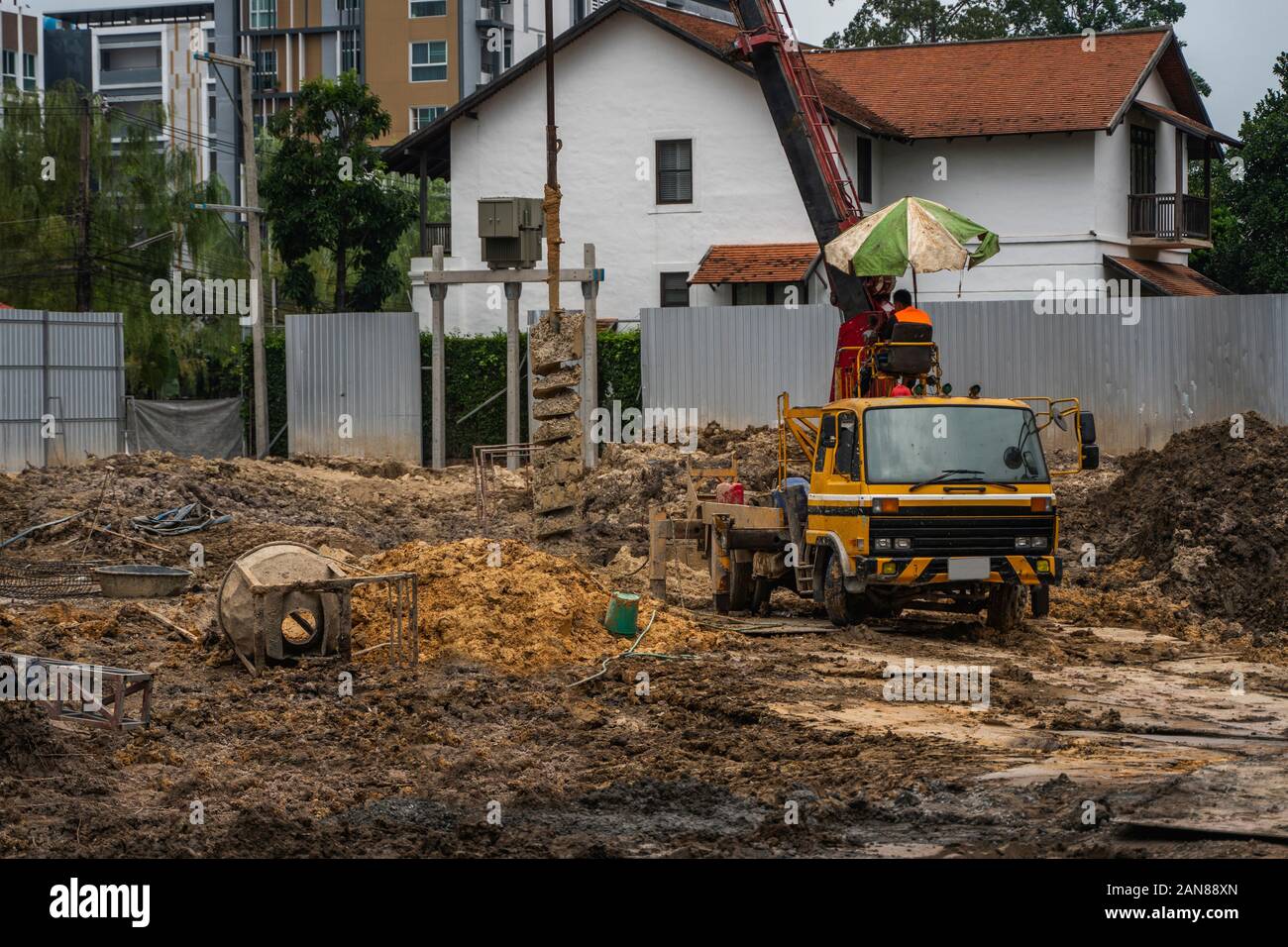 Drilling rigs for the construction of building foundations ...
