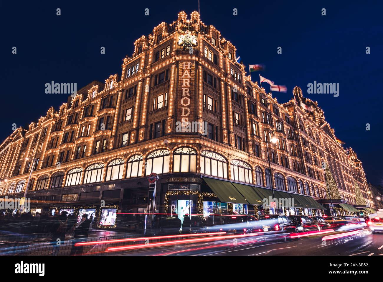 Store evening lights hi-res stock photography and images - Alamy