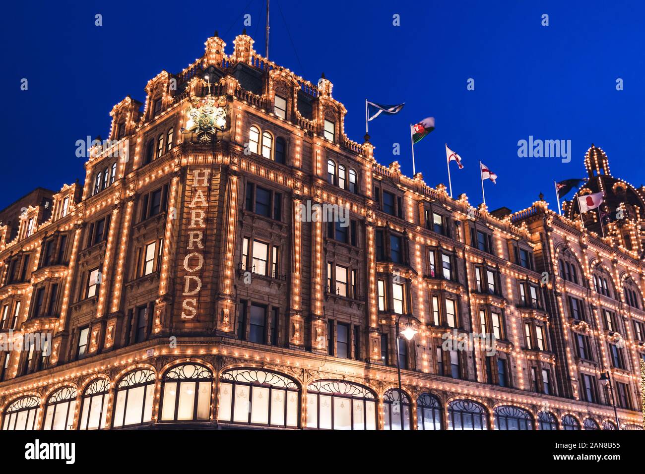 Harrods london exterior hi-res stock photography and images - Alamy