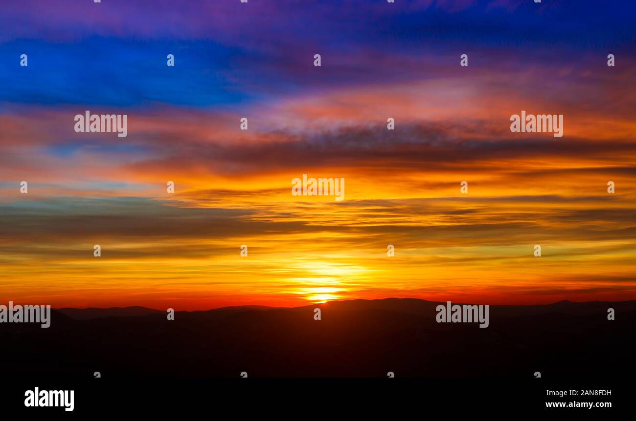 Beautiful sunset sky with clouds hi-res stock photography and images ...
