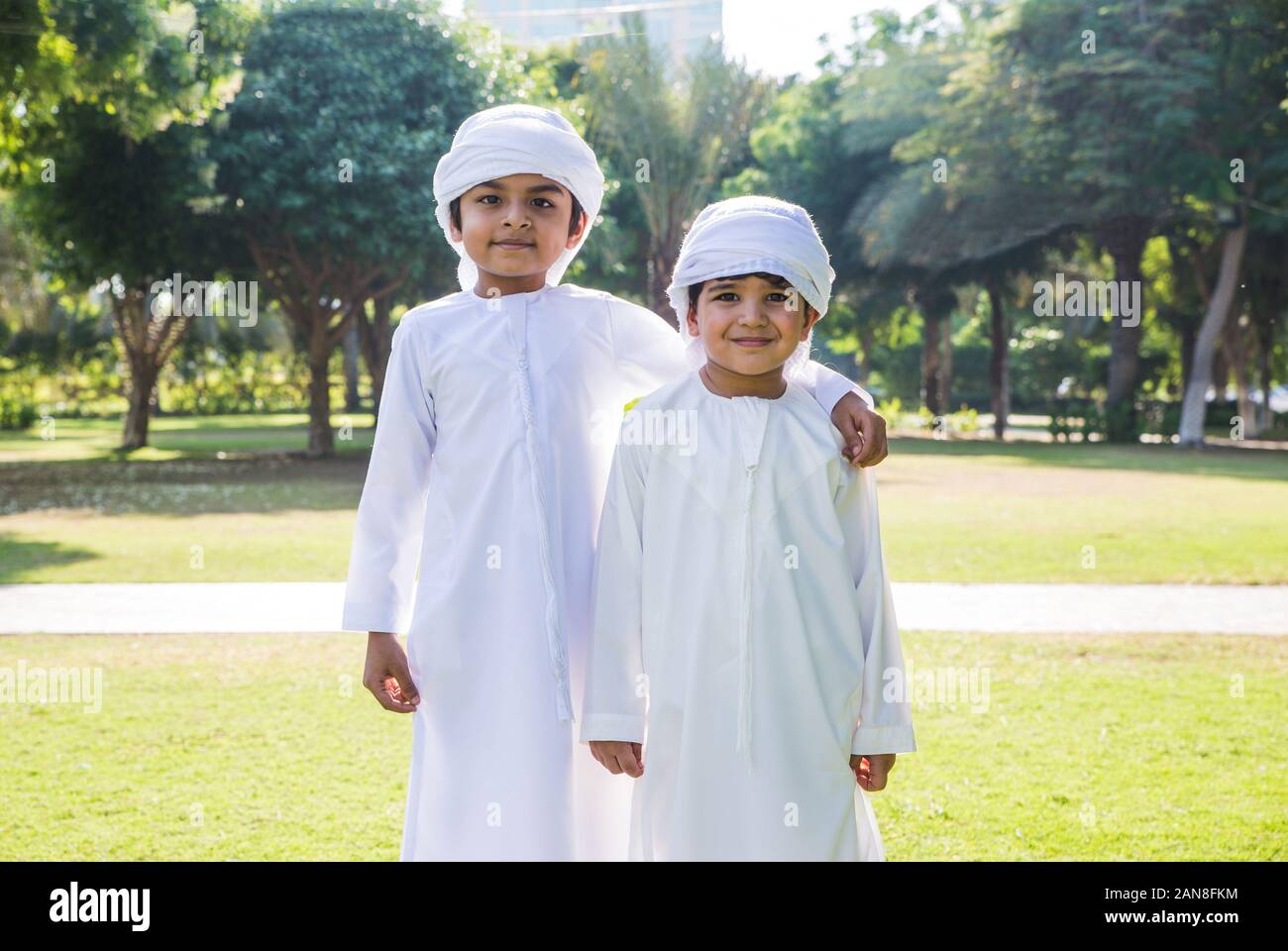 Children playing traditional uae hi-res stock photography and images ...