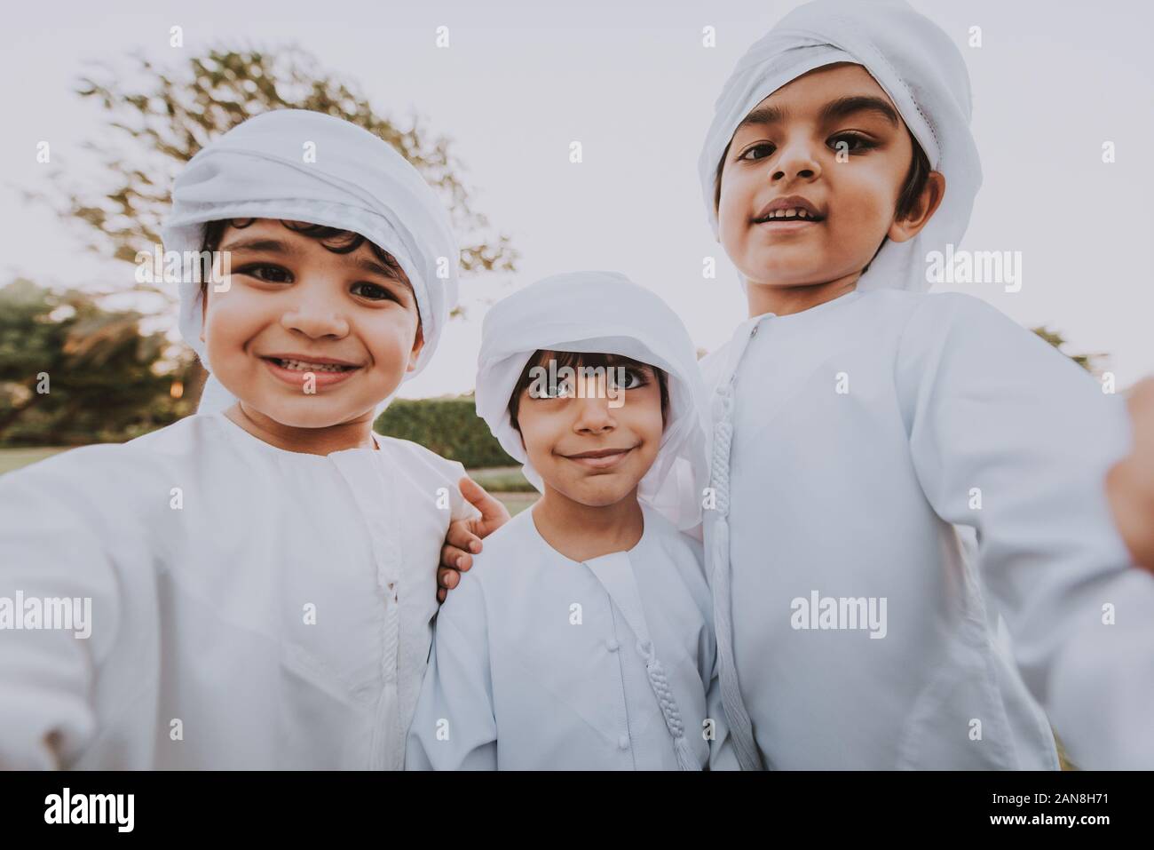 Arab boy smartphone hi-res stock photography and images - Alamy