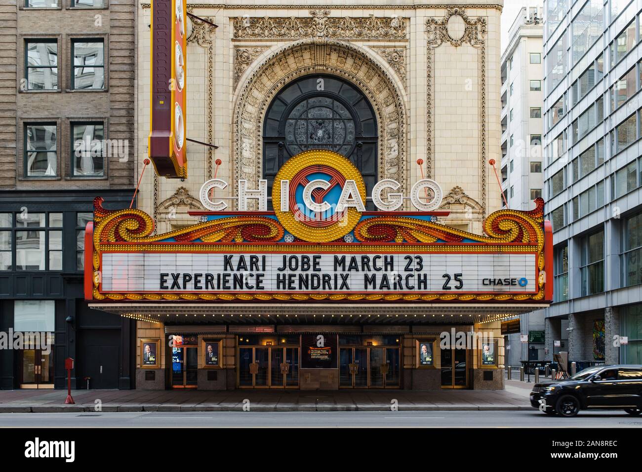 Exterior theatre chicago hi-res stock photography and images - Alamy